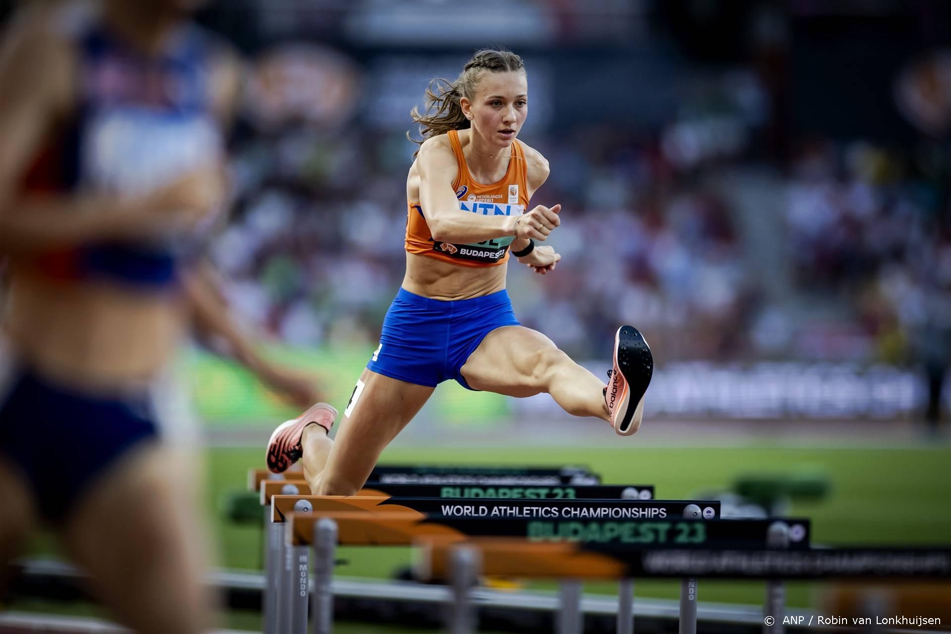 Femke Bol overheerst en bereikt halve finales 400 meter horden WK atletiek
