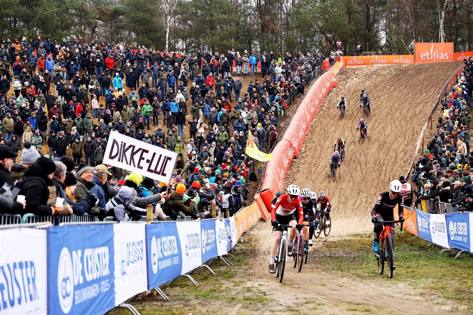 Puck Pieterse behaalt vierde overwinning op rij tijdens wereldbekercross Zonhoven