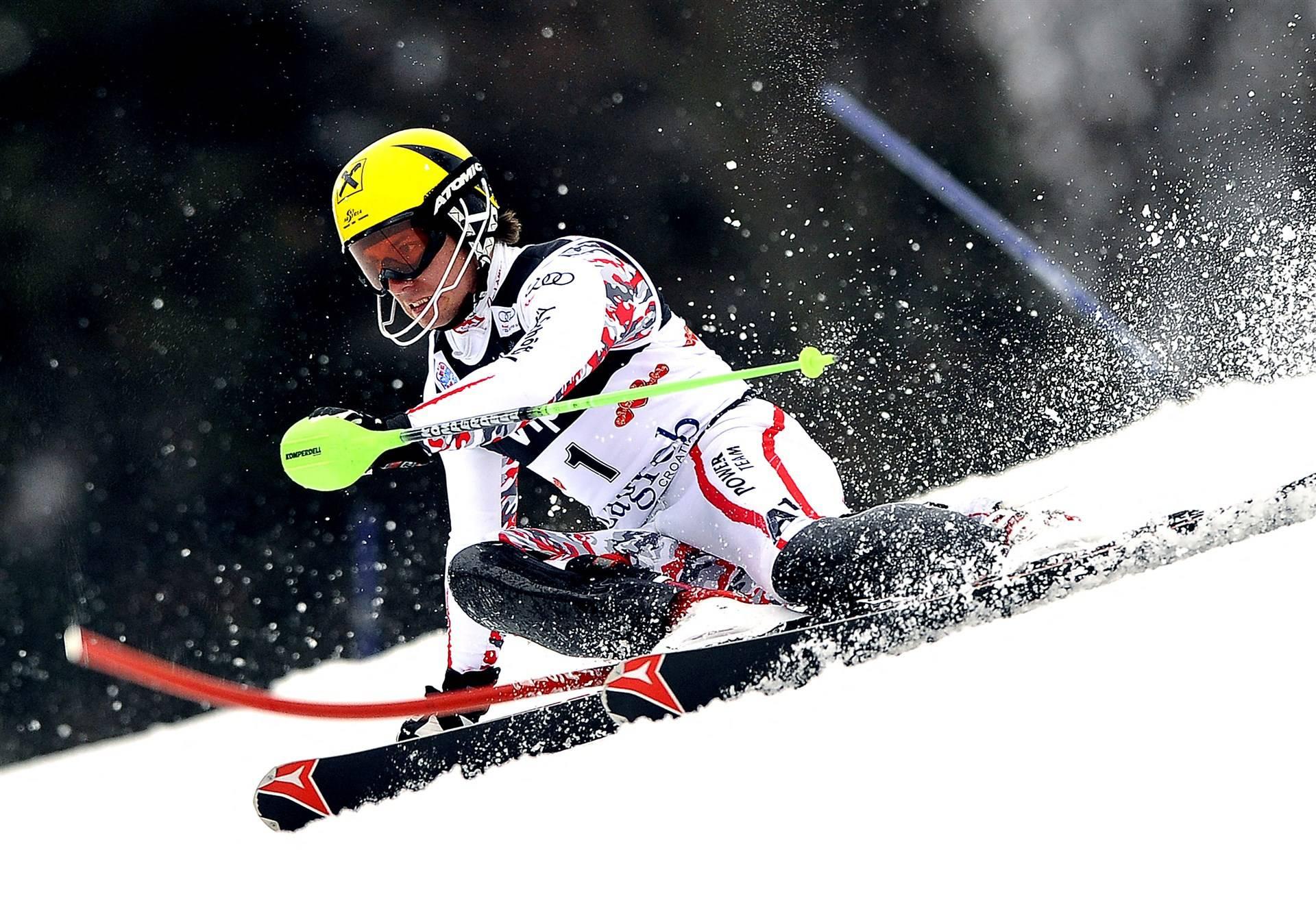 Skiër Marcel Hirscher kruisband gescheurd, seizoen voorbij