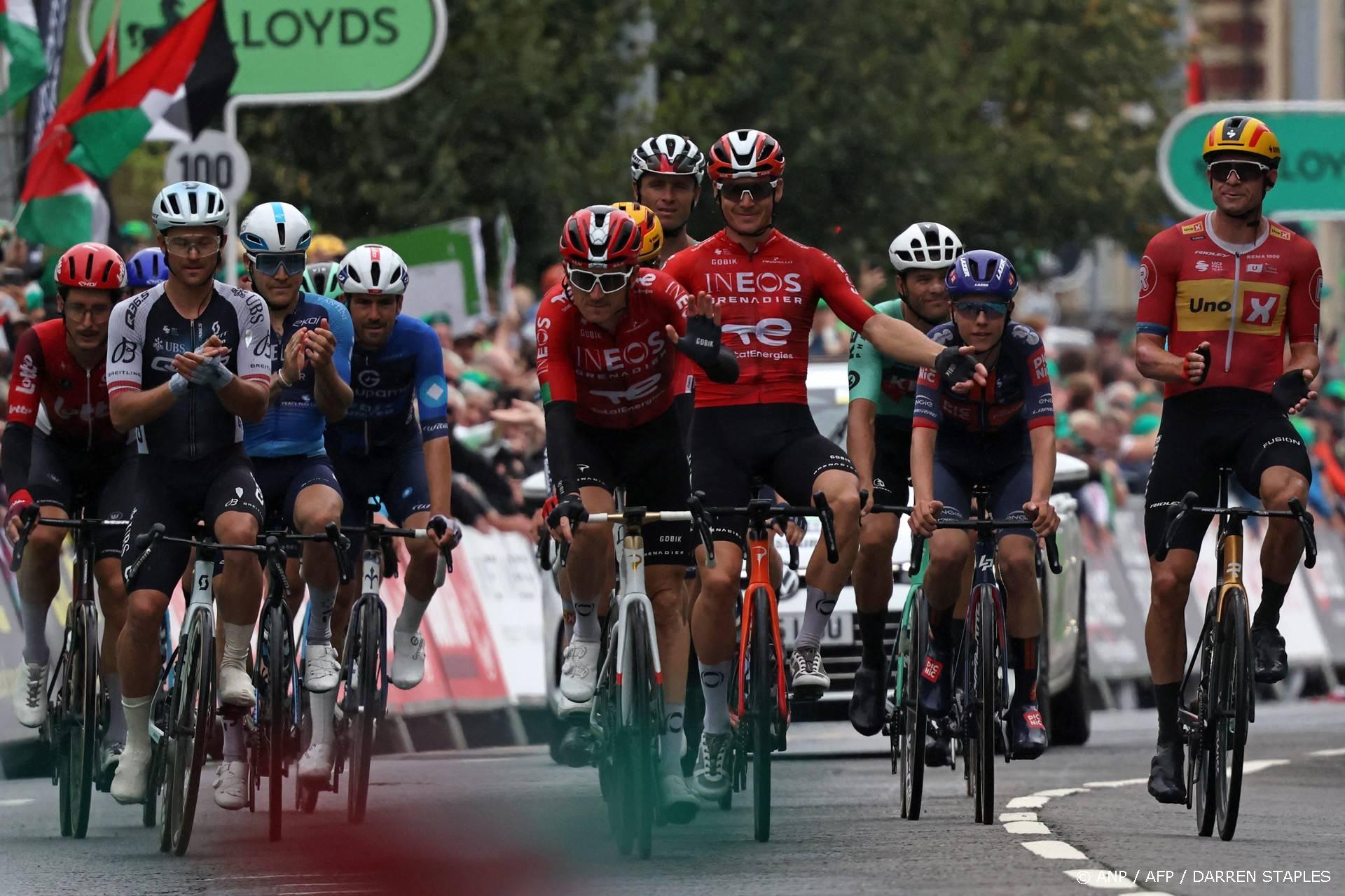 Geraint Thomas sluit wielerloopbaan af met eerbetoon in geboortestad ...